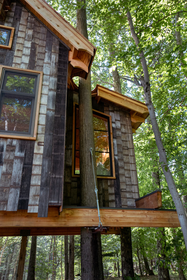 Amy Schumer’s Whimsical Treehouse - Nelson Treehouse