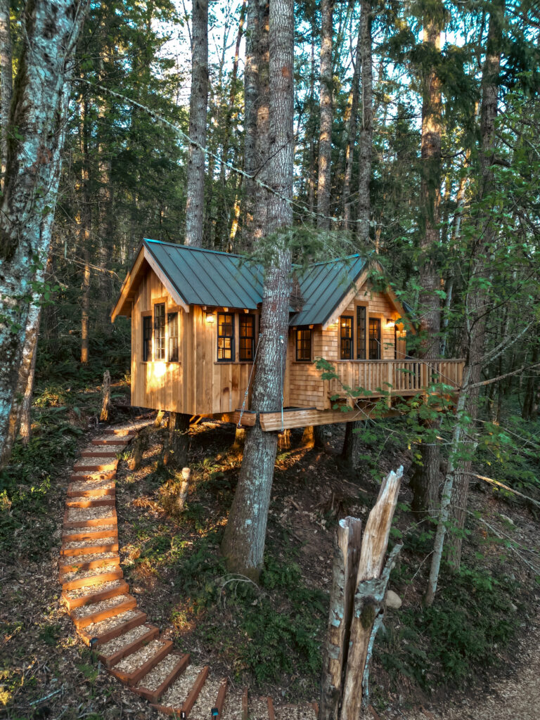 4 Incredible Washington Treehouses to Visit Near Seattle This Summer ...